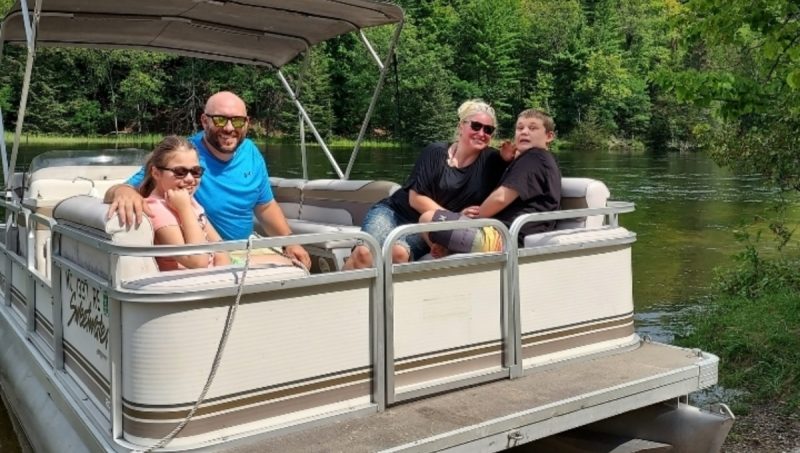 Pontoon & Watercraft Up North Vacation Rentals | Rollway Resort
